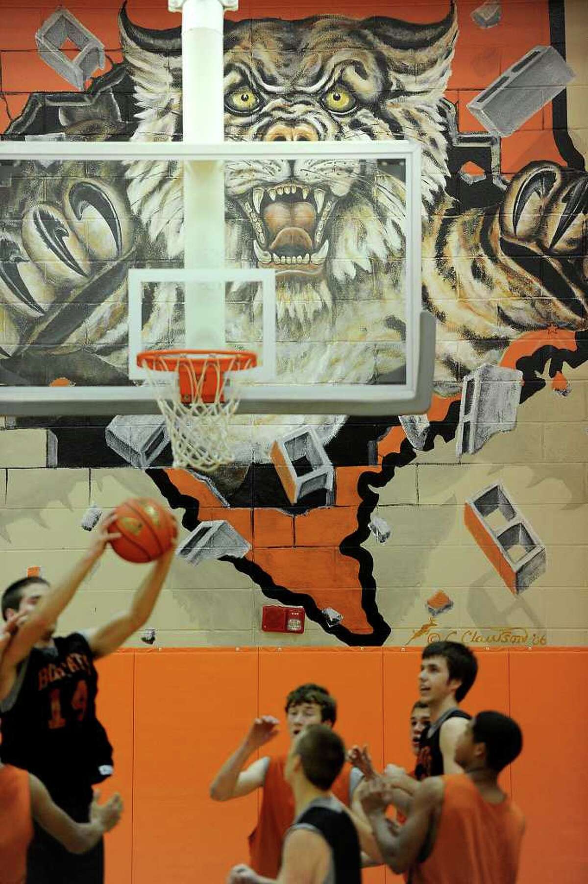 Orangefield basketball team taking it "two minutes at a time" for ...