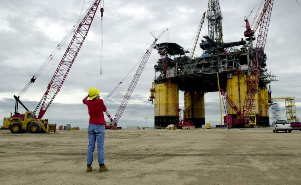 U.S. oil gusher blows out projections