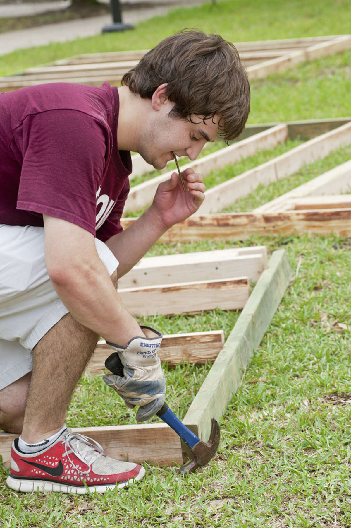 Habitat for Humanity gets a hand from students at Rice