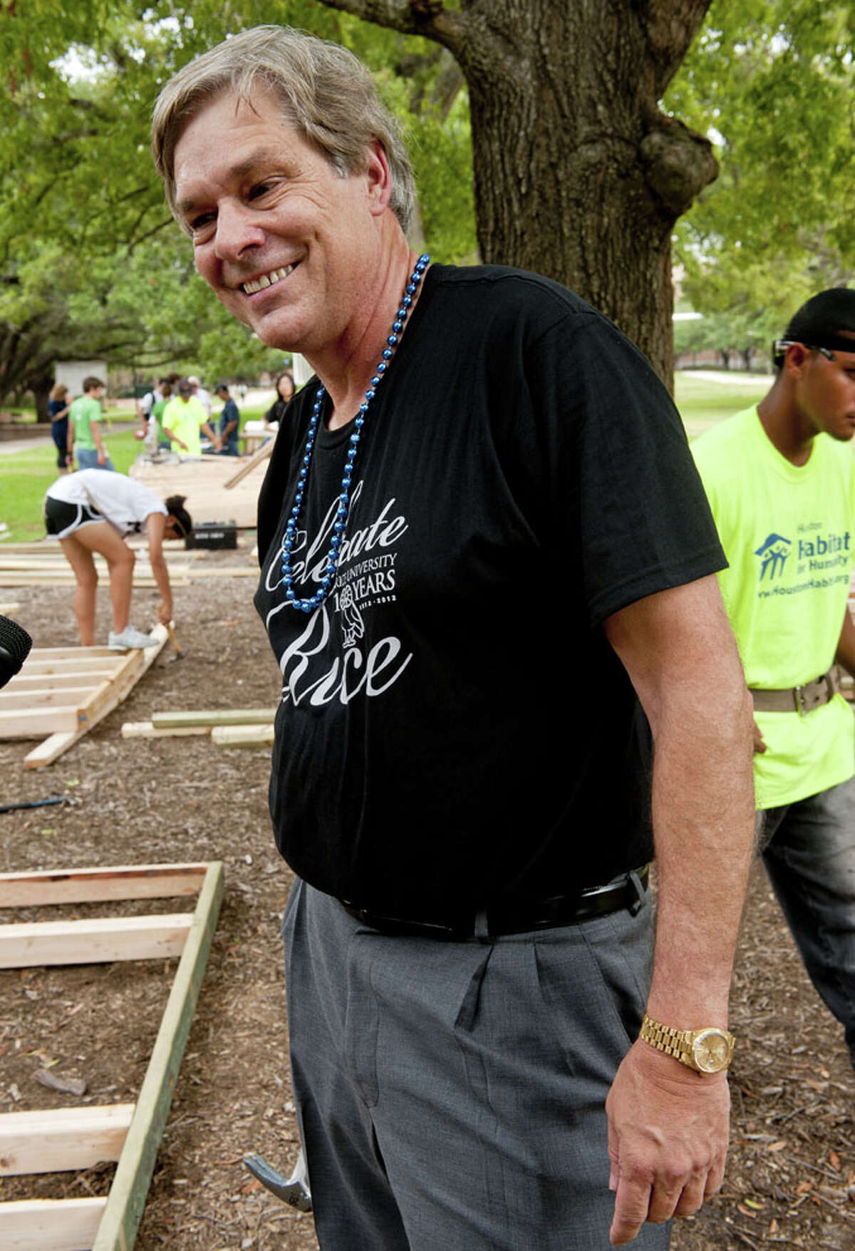 Habitat for Humanity gets a hand from students at Rice