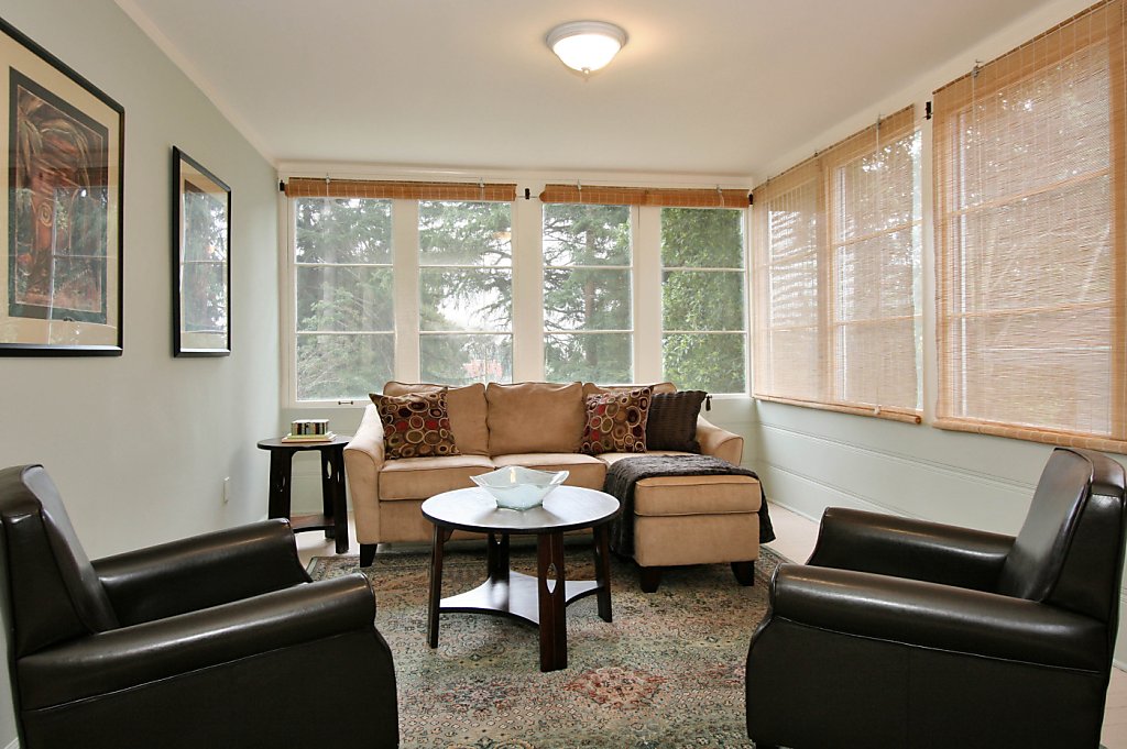 Modern upgrades bring convenience to vintage cottage