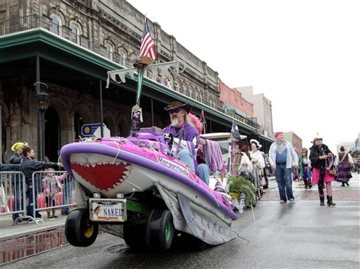 News of the world in photos: Carnival party time