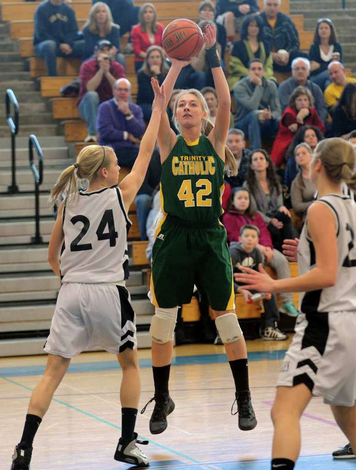 Trumbull fends off upset bid by Trinity Catholic