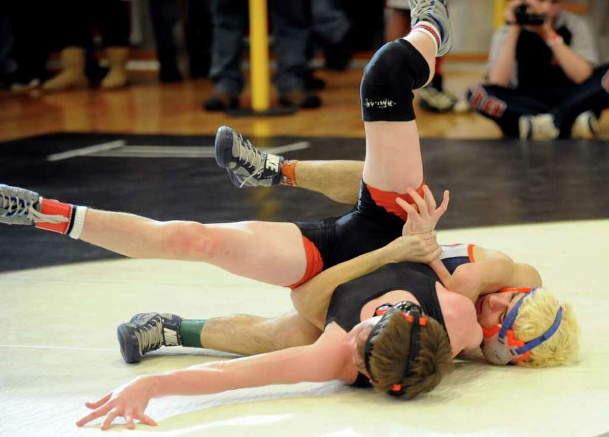 Anderson's win highlights Trumbull's 3rd-place finish in Class LL wrestling