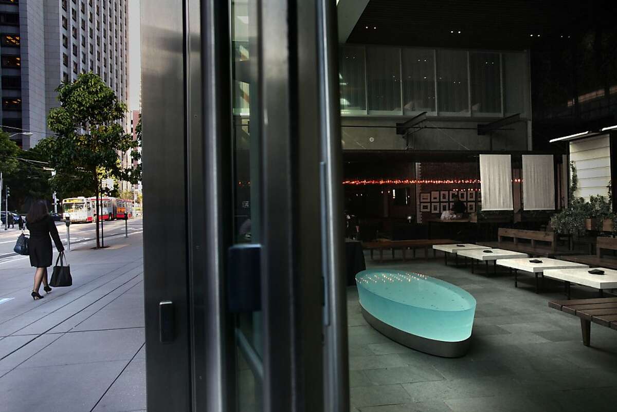 SF focusing on hidden public spaces