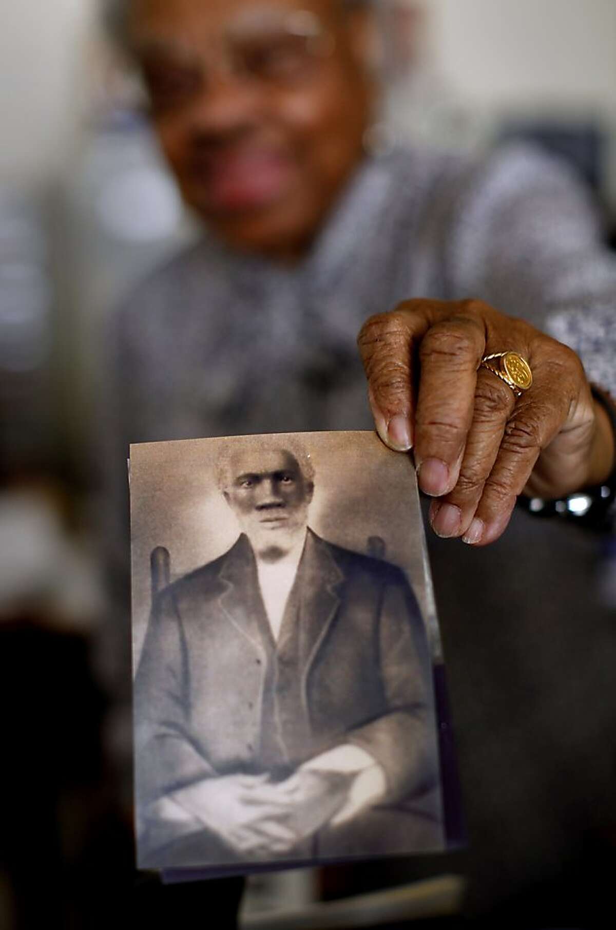 Genealogist digs deep to uncover blacks' roots