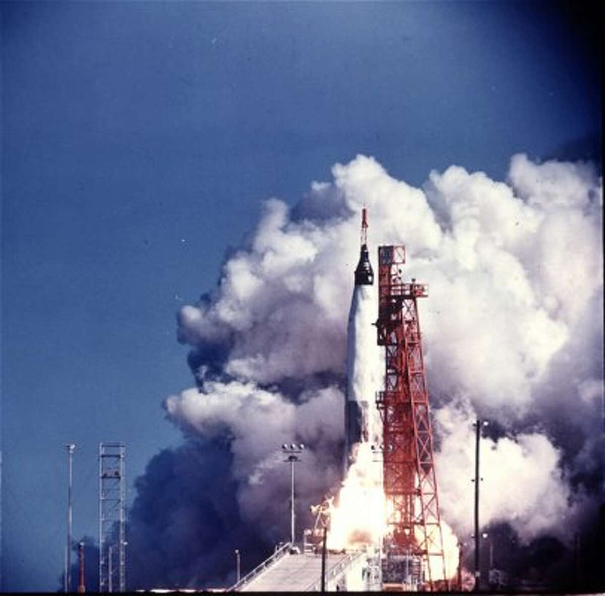 The story behind the 'fireflies' that astronaut John Glenn saw in space