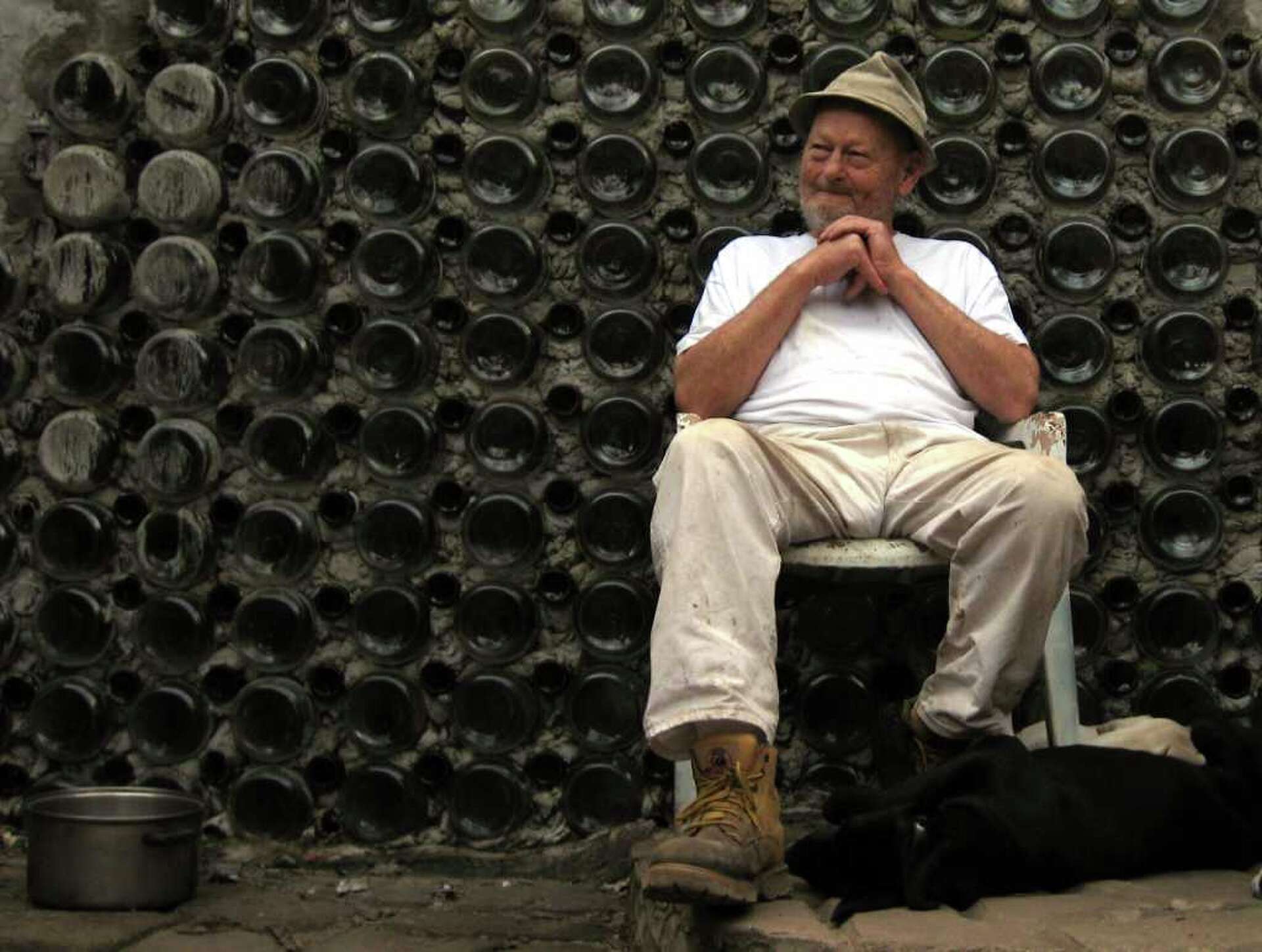 Local artist, sculptor Charlie Stagg dies