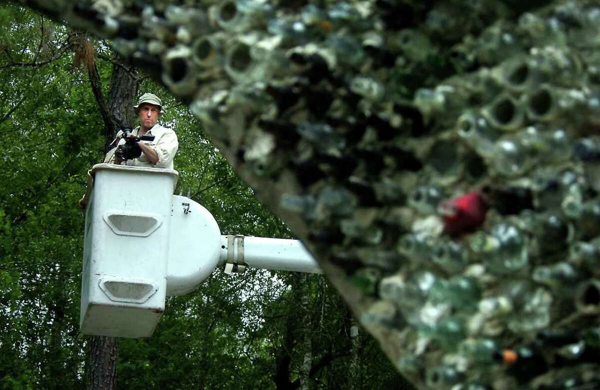 Local artist, sculptor Charlie Stagg dies