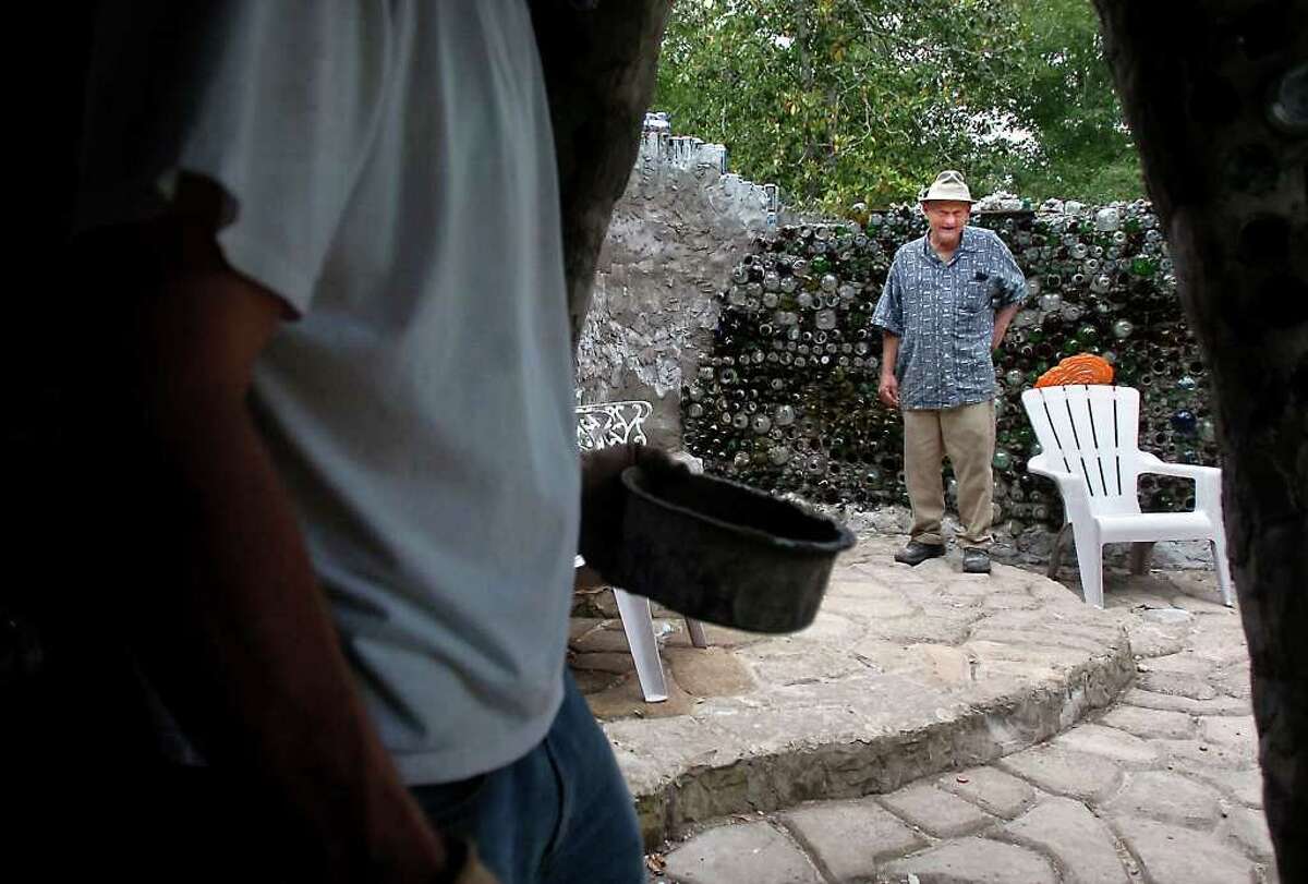 Local artist, sculptor Charlie Stagg dies