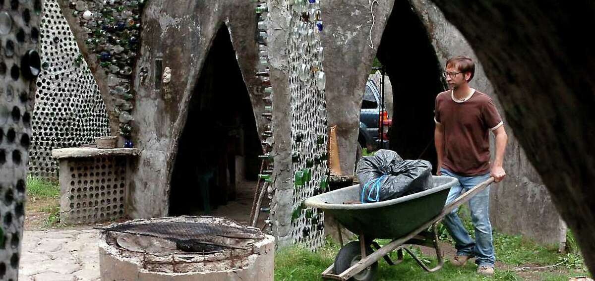 Local artist, sculptor Charlie Stagg dies