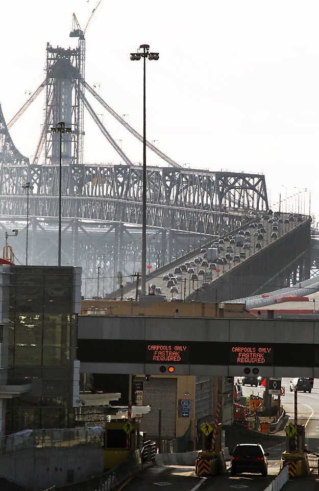 Drivers easily adjust to Bay Bridge lane changes