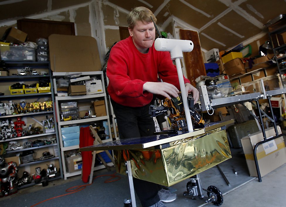 Robot making the mechanics of couple's love