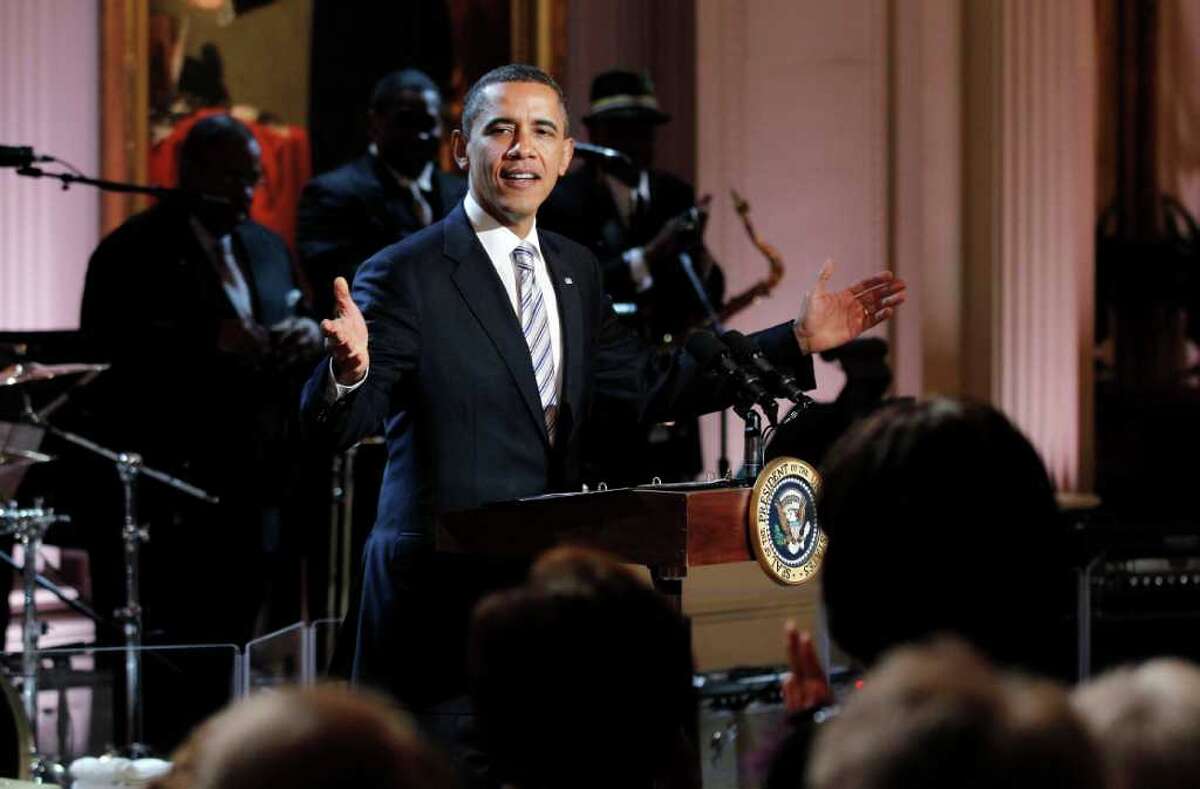 Obama joins Jagger, B.B. King, to belt out blues