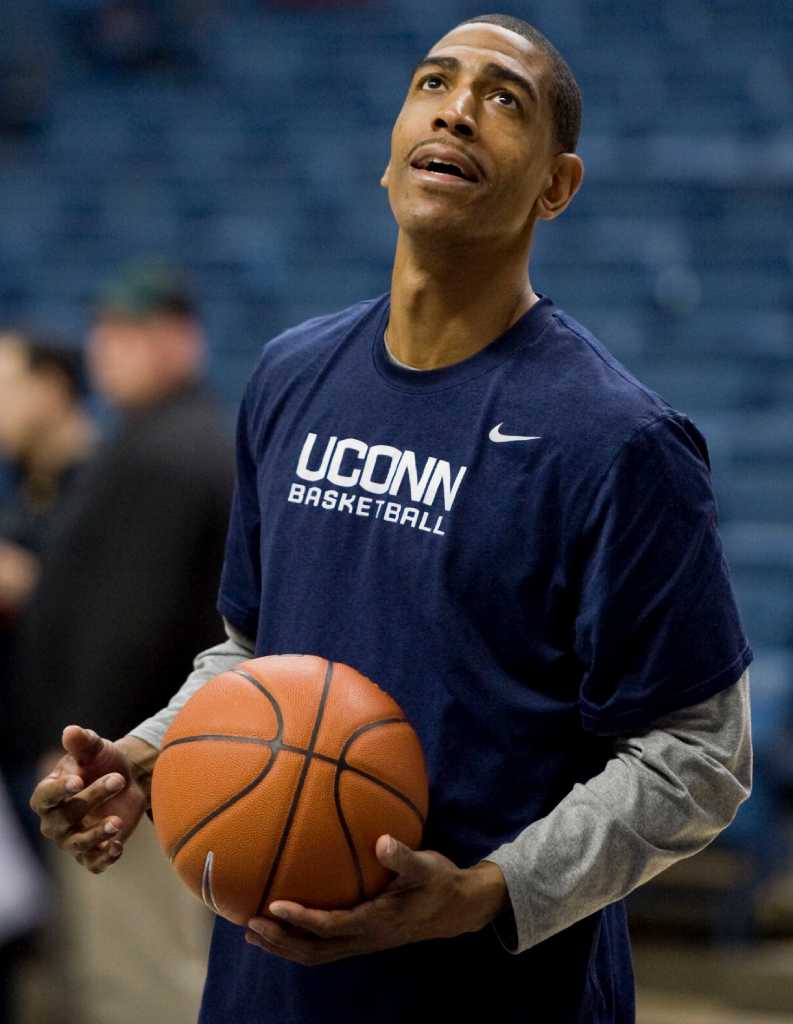 Kevin Duffy: During a difficult UConn stretch, Ollie always giving to ...