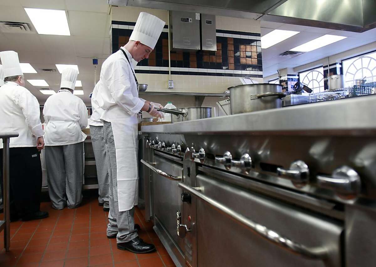 Culinary bootcamp for wounded vets