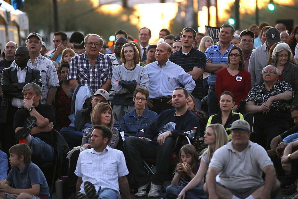 GOP candidates, audience get in last debate shots