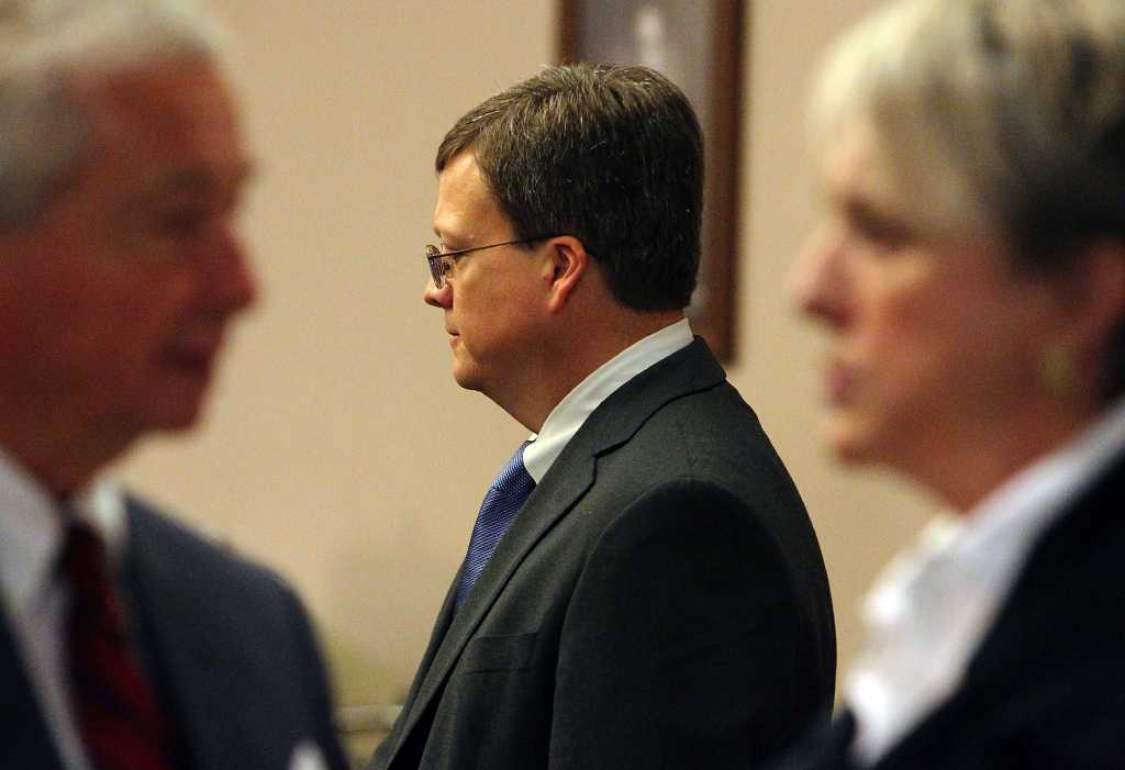 No quick verdict in Ford murder trial