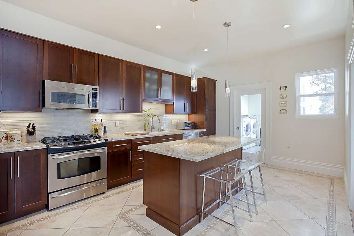 Spacious flat in San Francisco's North Panhandle