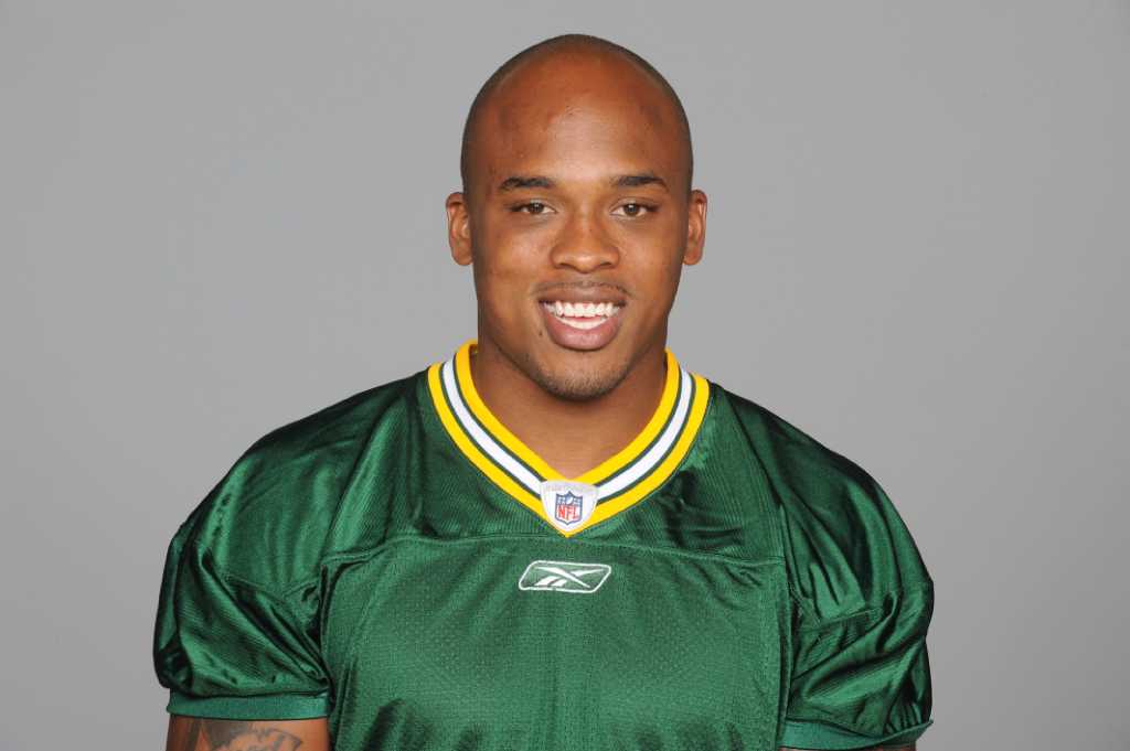 NFL: Duerson's family sues over his death