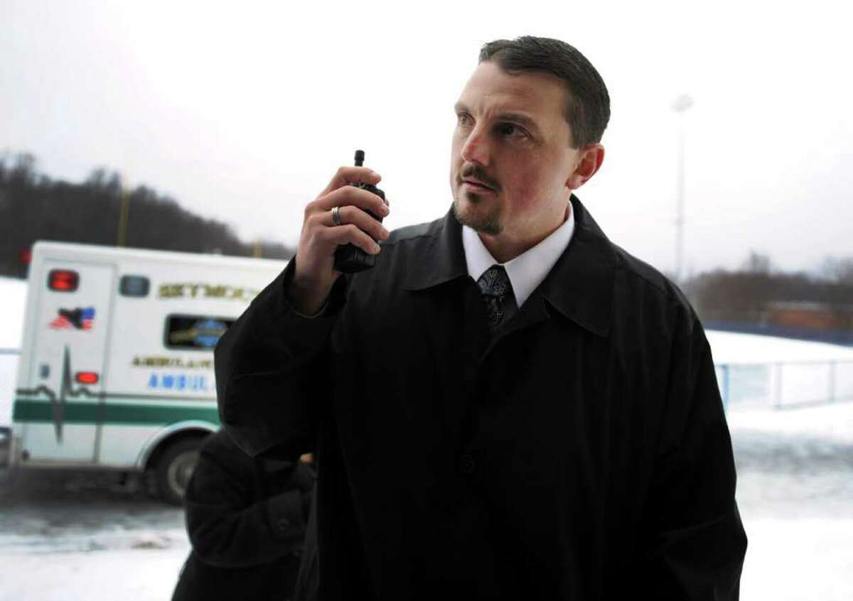 Leak forces early dismissal at Seymour High