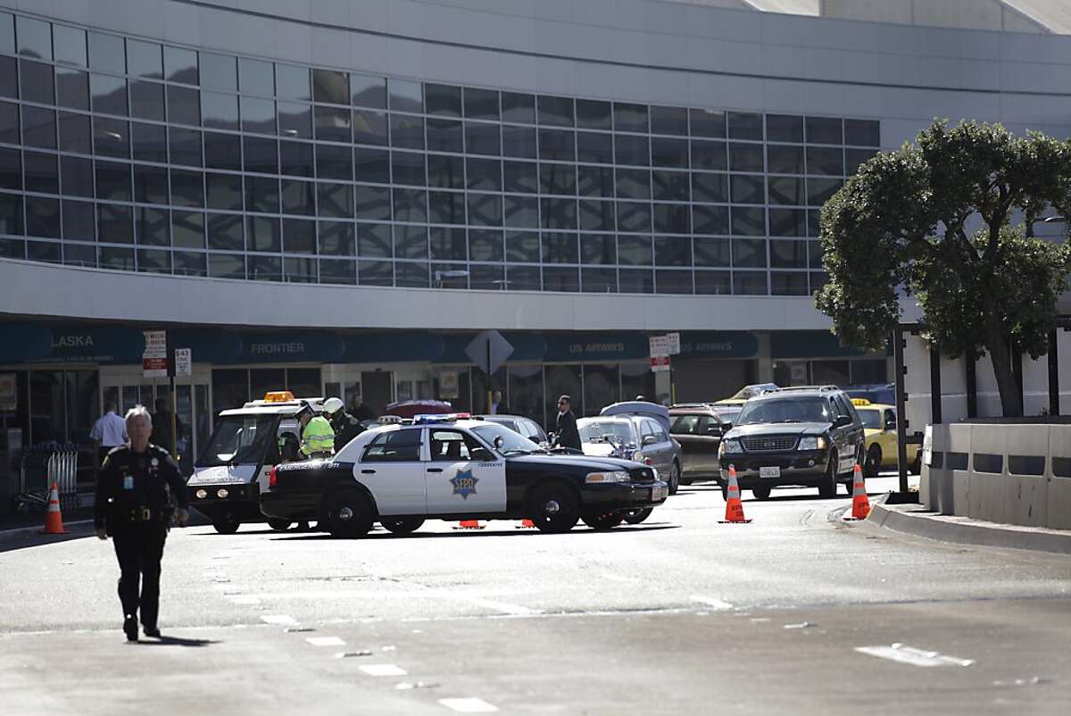 SFO boarding area reopened after bomb scare