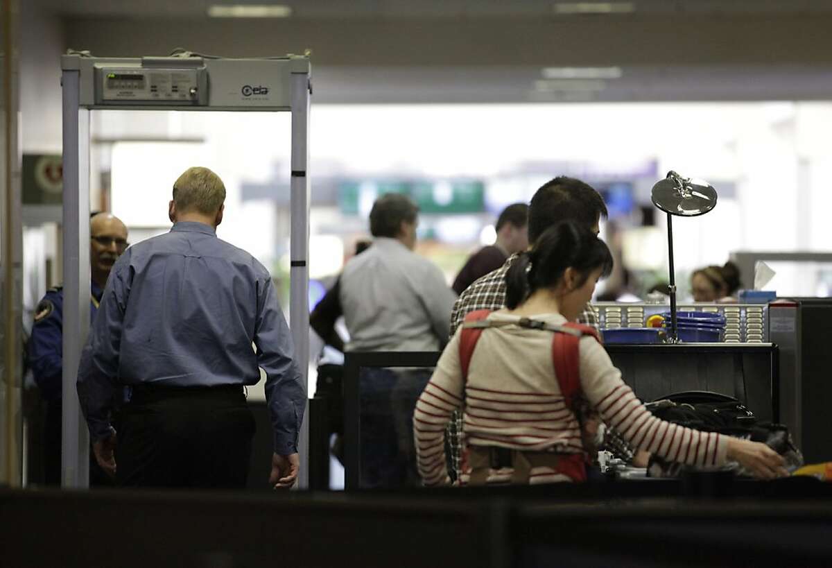 SFO boarding area reopened after bomb scare