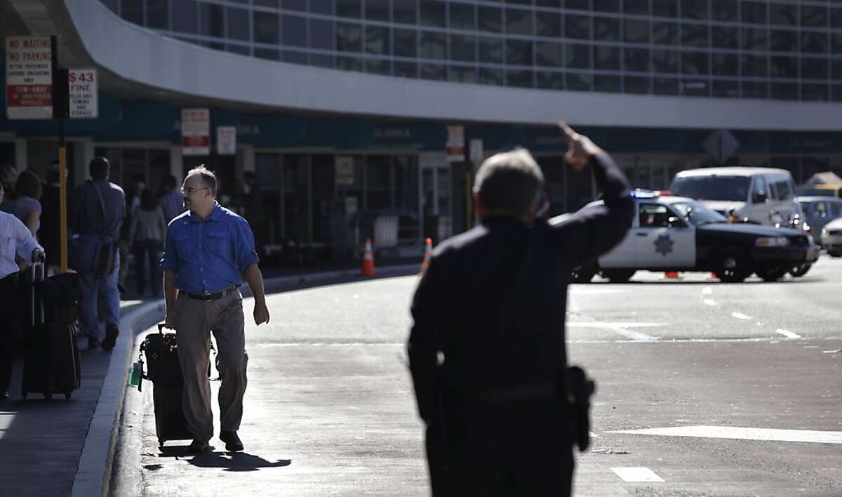 SFO boarding area reopened after bomb scare