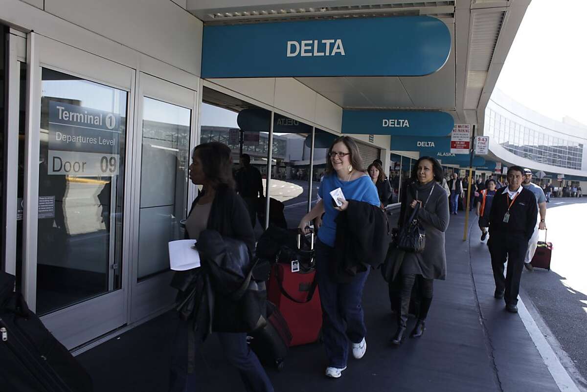 SFO boarding area reopened after bomb scare