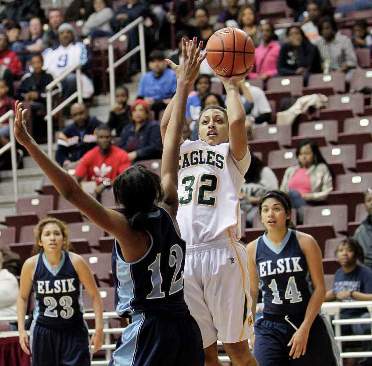 Cy Falls girls hold off Elsik, clinch first trip to state tournament