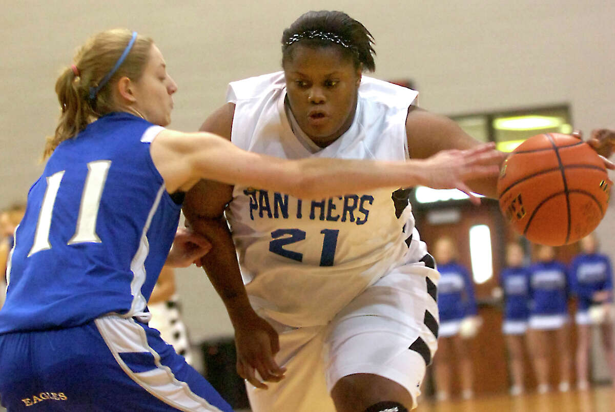 Photos: Texas commit Nekia Jones