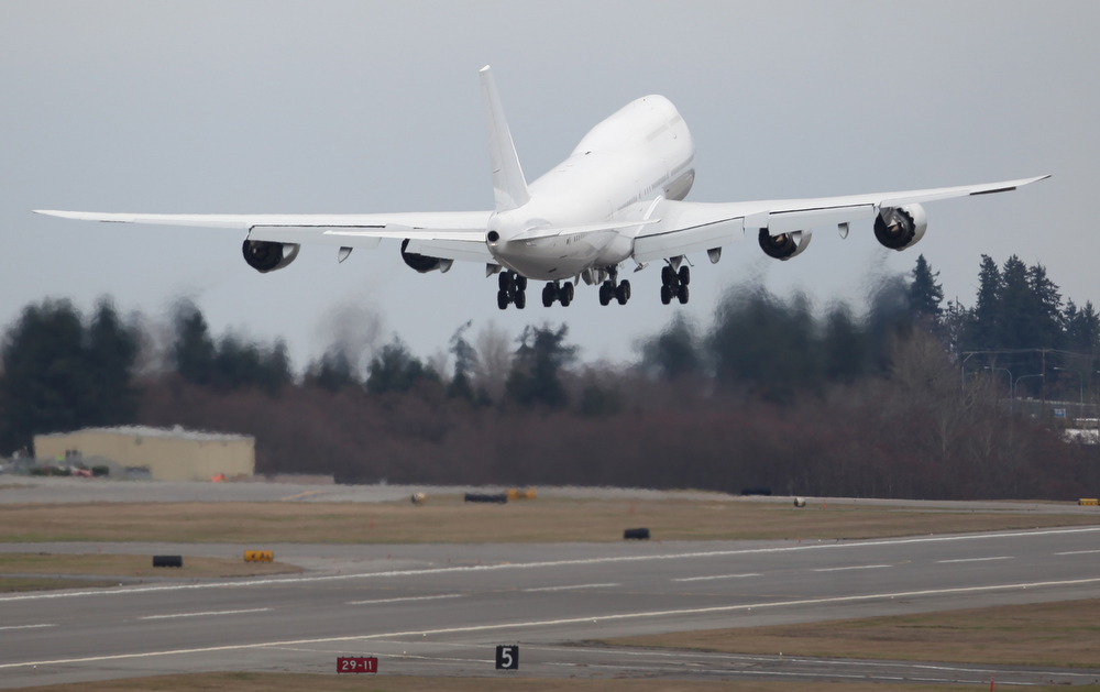 Boeing delivers first 747-8 Intercontinental