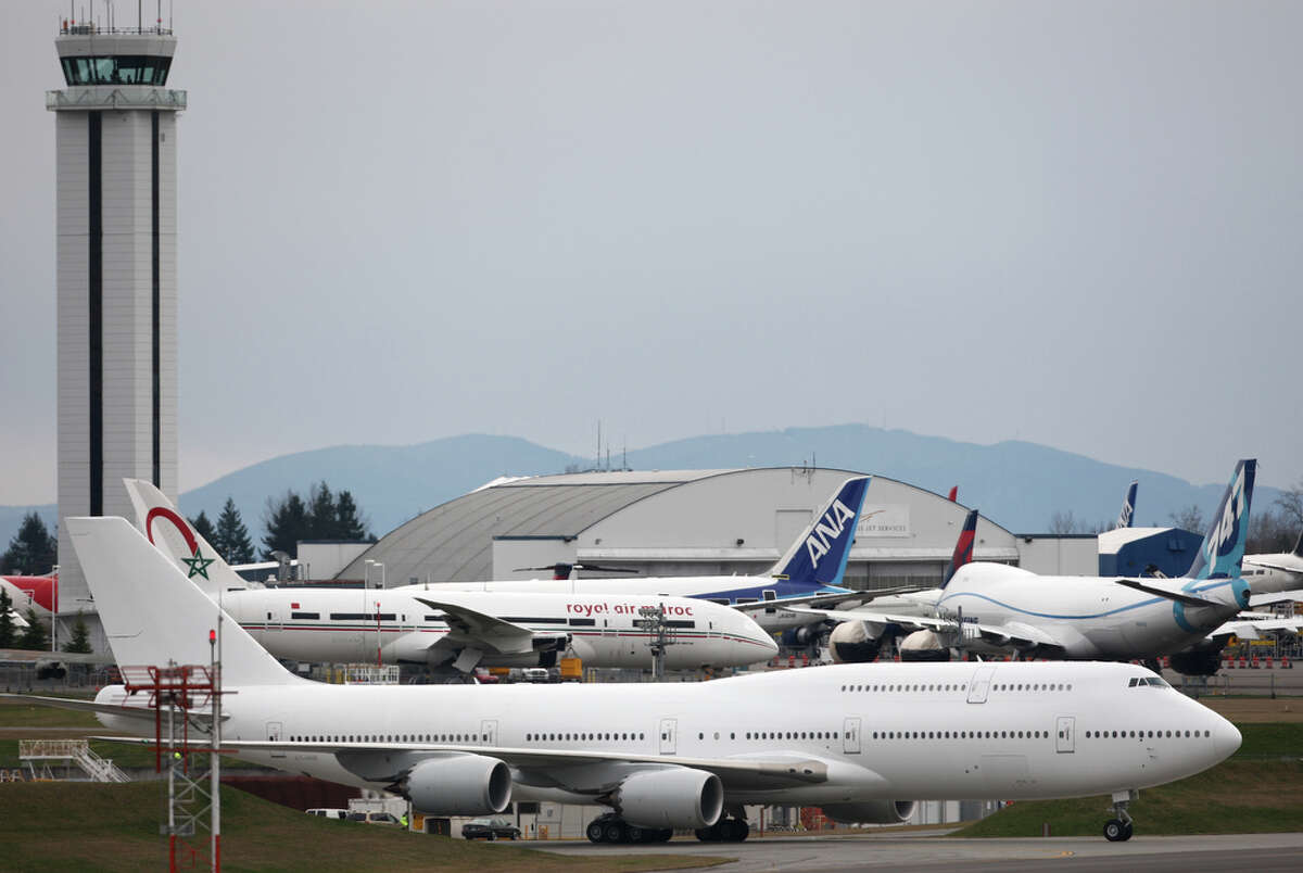 Boeing delivers first 747-8 Intercontinental