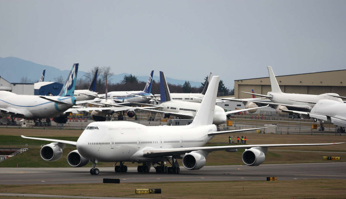 Boeing delivers first 747-8 Intercontinental