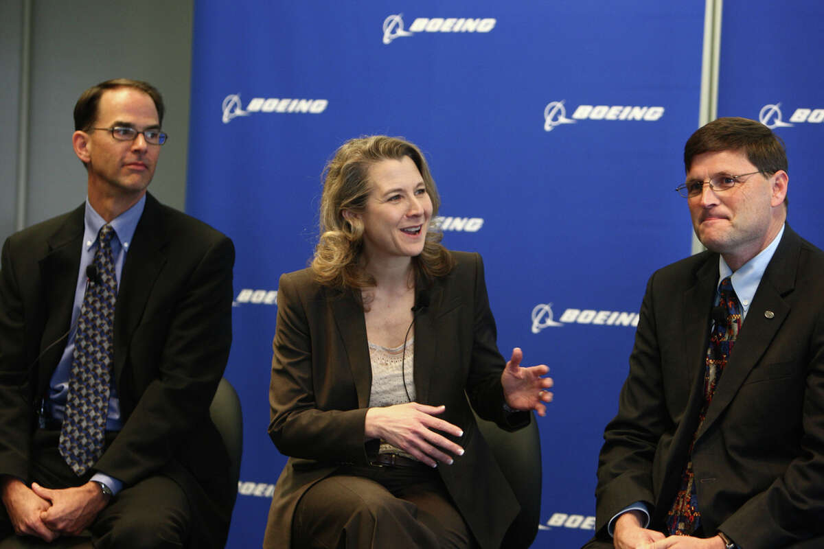 Boeing delivers first 747-8 Intercontinental