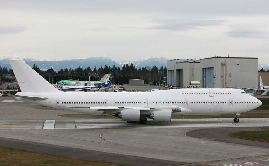 Boeing delivers first 747-8 Intercontinental - seattlepi.com