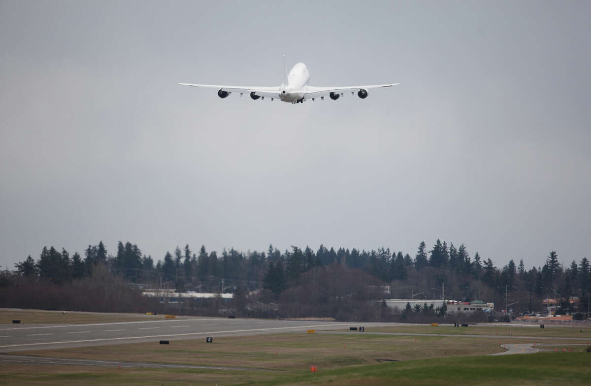 Boeing delivers first 747-8 Intercontinental