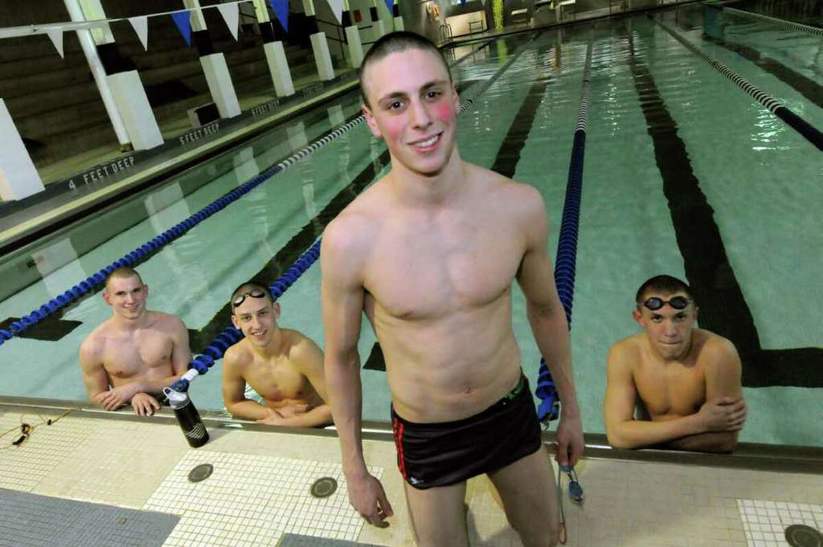 Rivals join to win at states