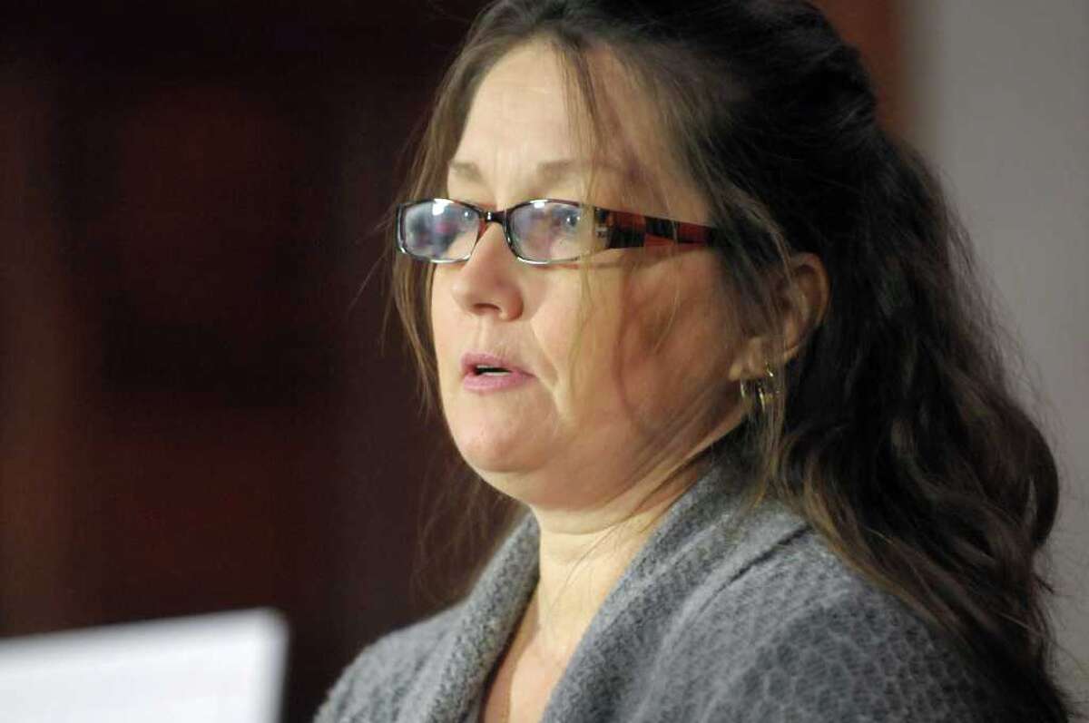 Cuomo keeps focus on DNA