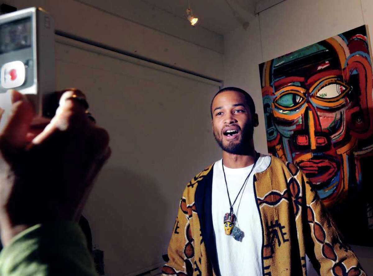 Knicks relative scores exhibition on the Avenue