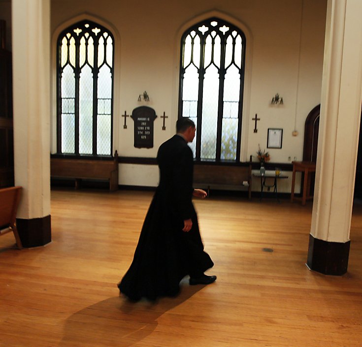 S.F. priest sees similar strains in punk, ministry