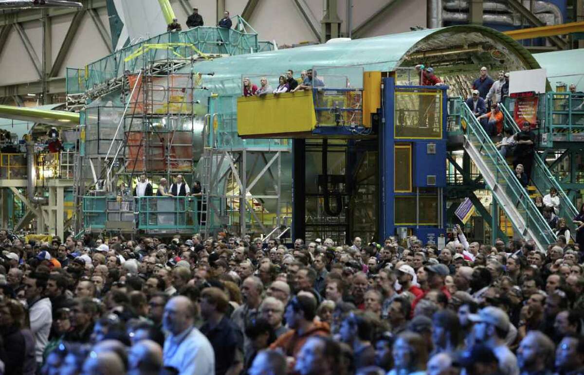 Boeing delivers 1,000th 777