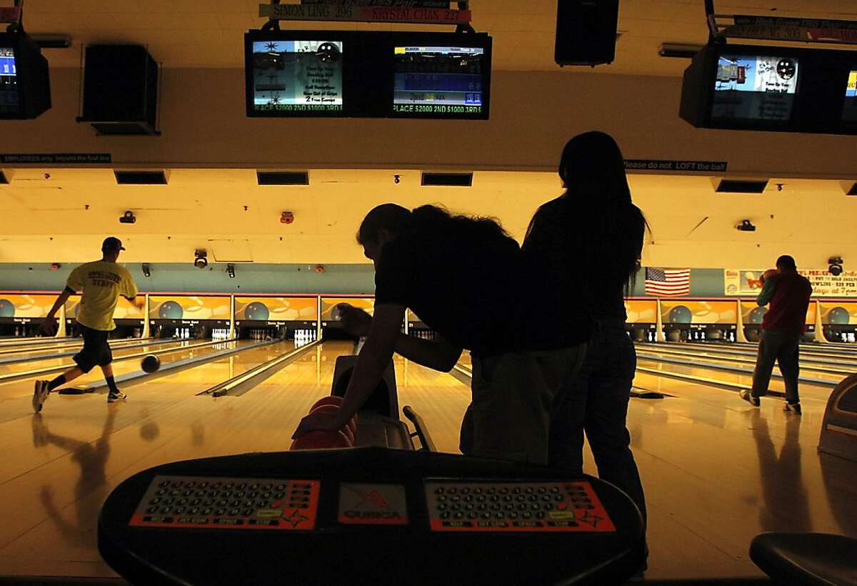 Serra Bowl in Daly City to close in April