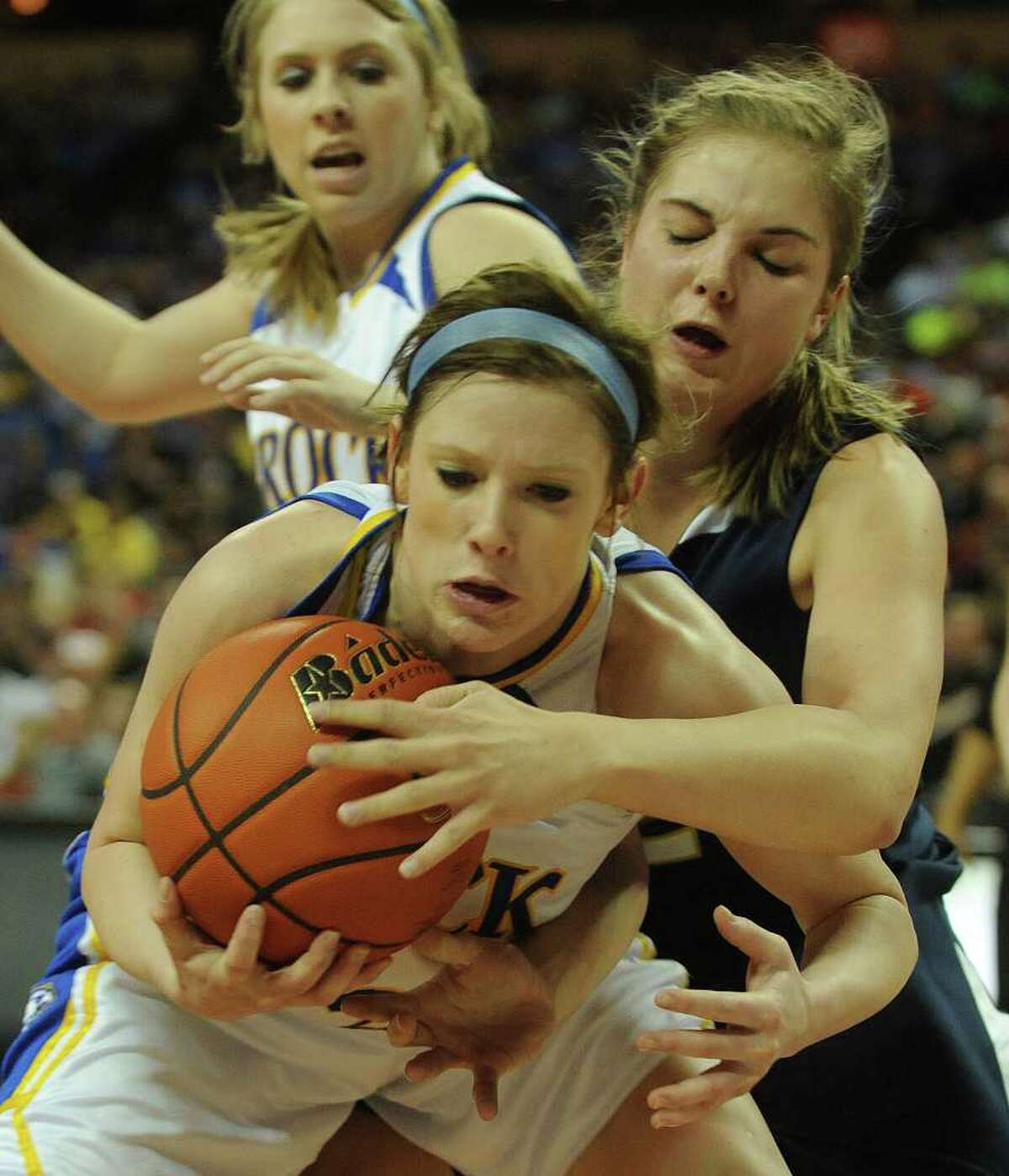 Free throw woes doom Poth at state