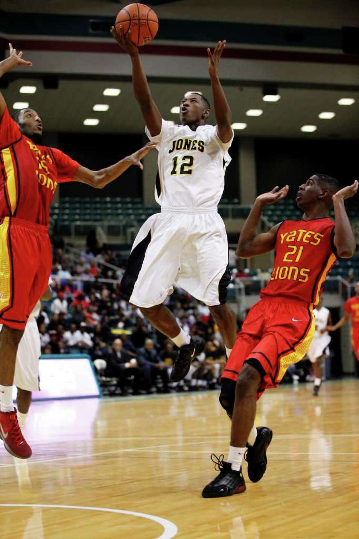 Yates going back to state with 113-83 win over Jones