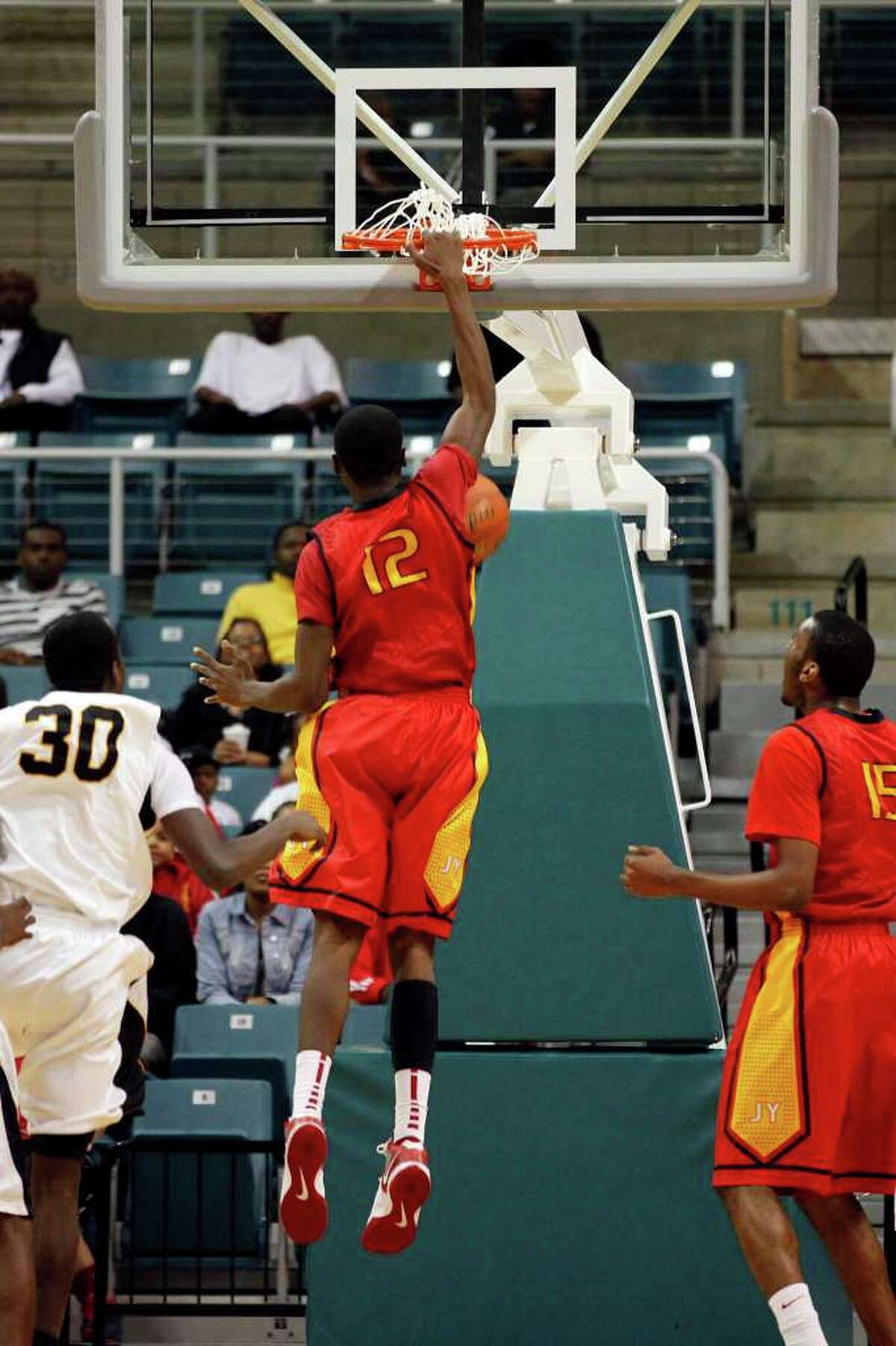 Yates going back to state with 113-83 win over Jones