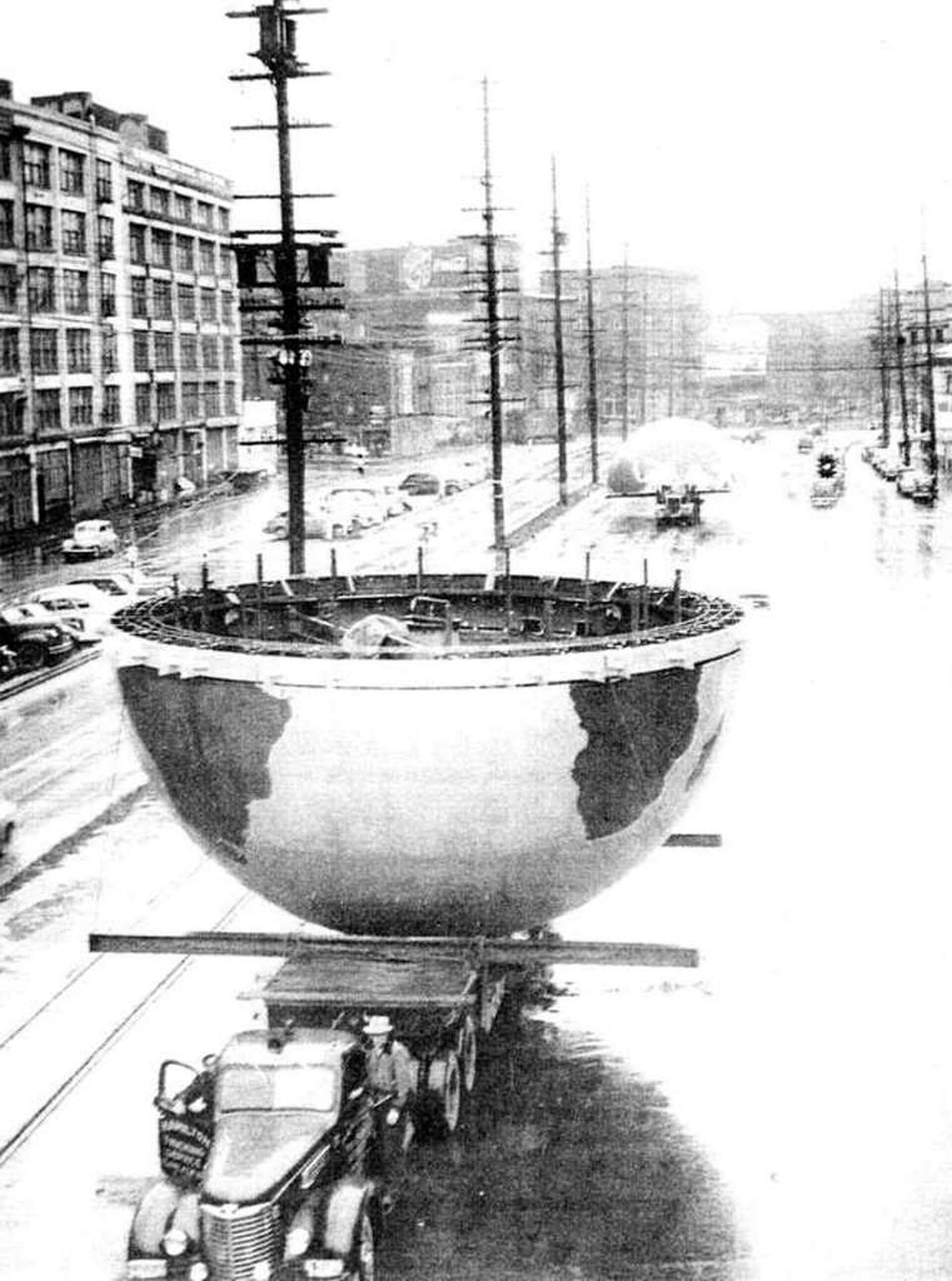 A Seattle landmark: What's up with the P-I globe?