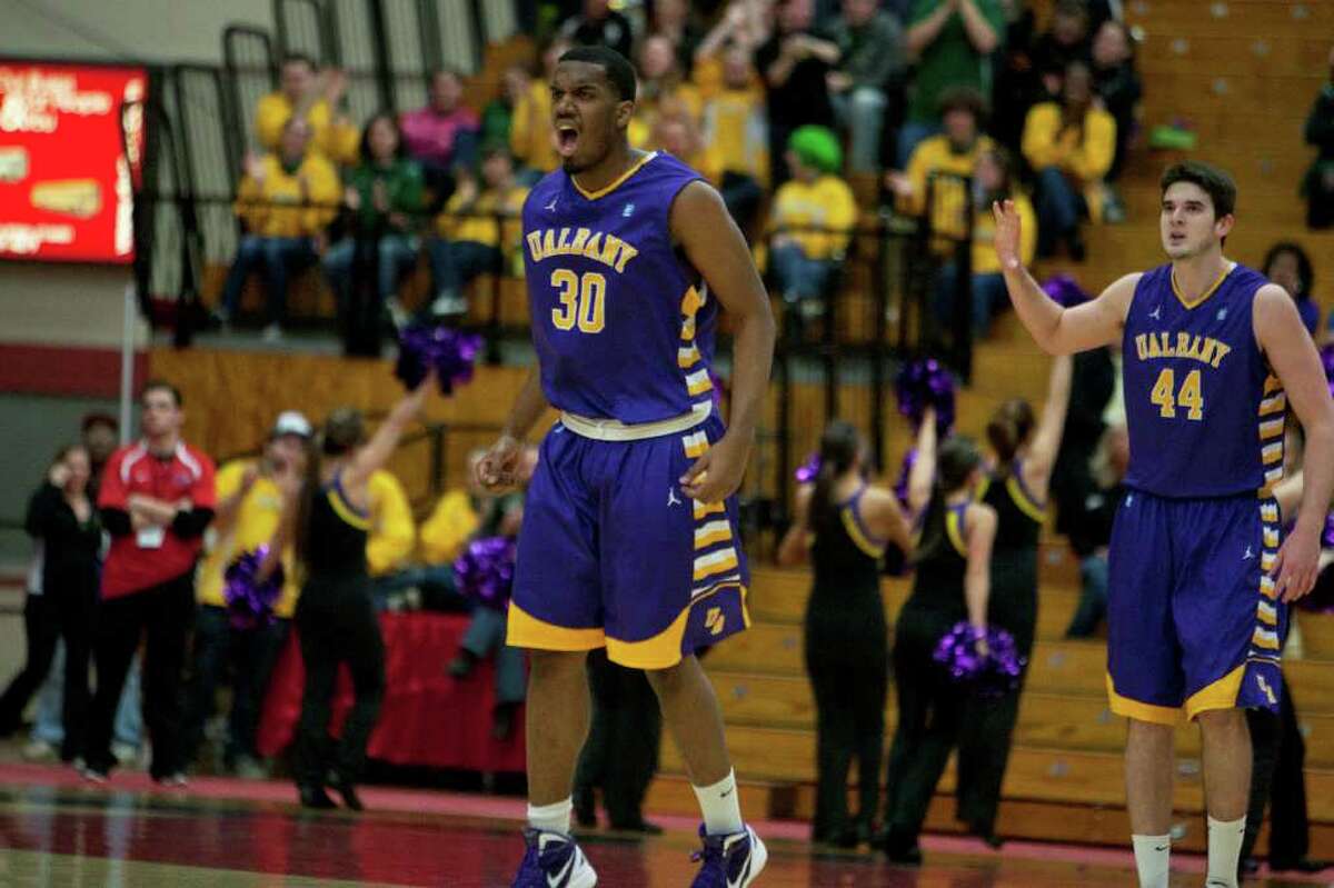 UAlbany men lose after tip-in at the buzzer