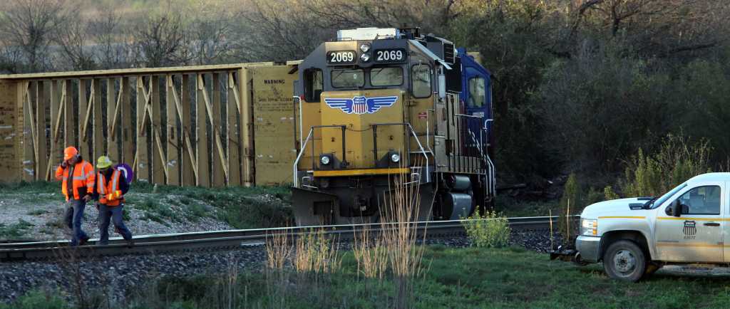 Train's wheel comes off track