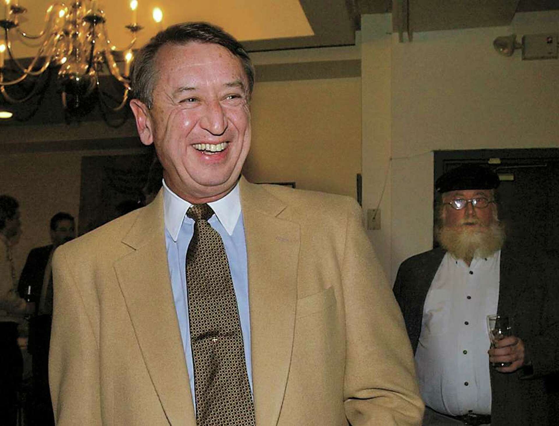 Former Greenwich police chief Peter Robbins dies